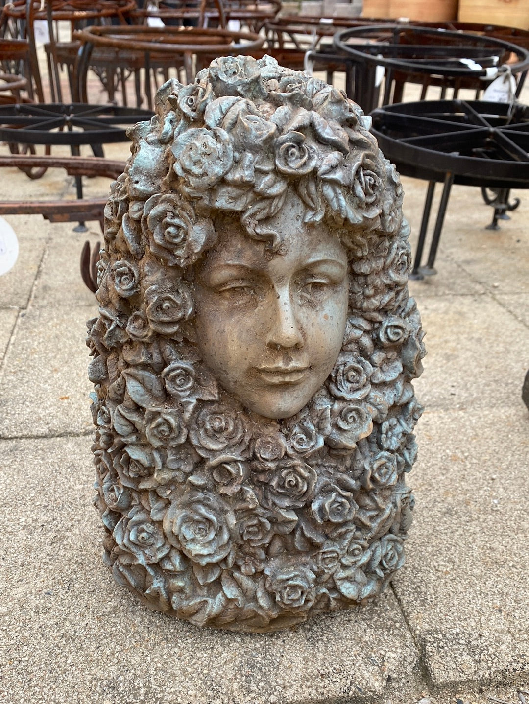 Rosebud Head Statue – The Madd Potter