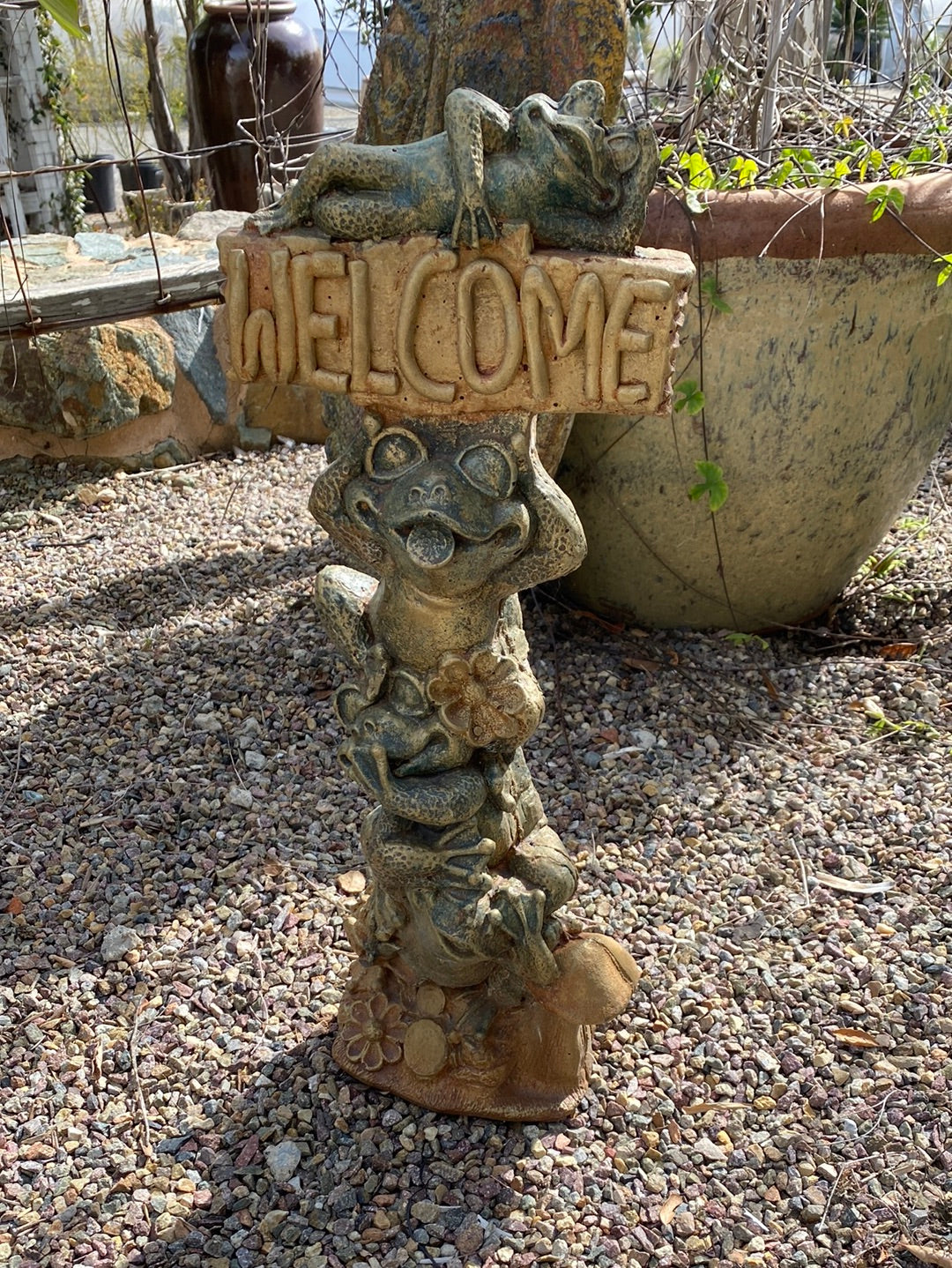 Welcoming Frog Statue – The Madd Potter